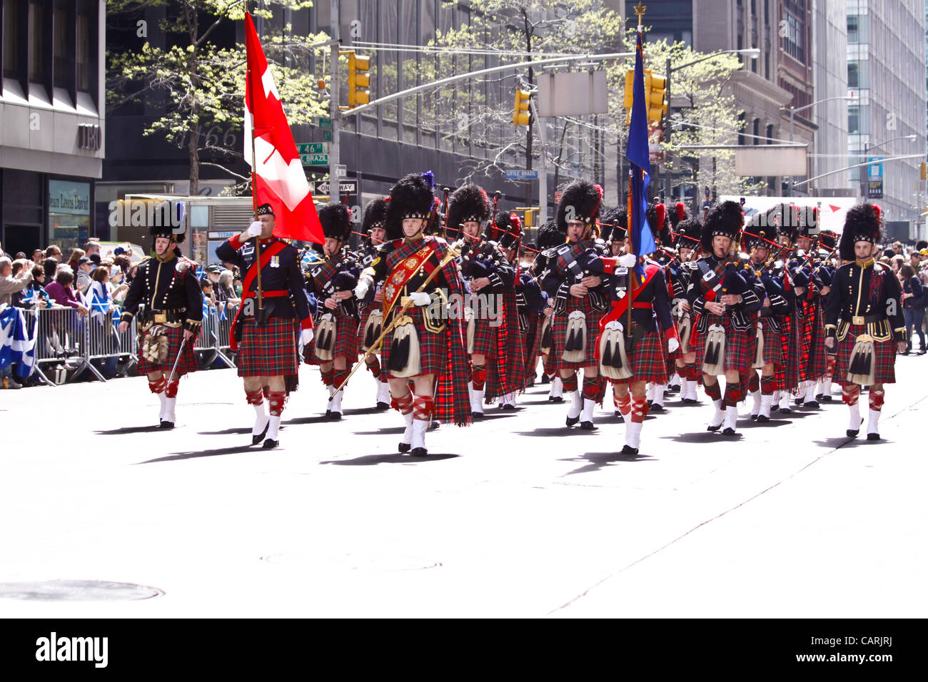 NEW YORK - APRIL 14: Scenes from Scotland Week Parade on 6th Avenue ...