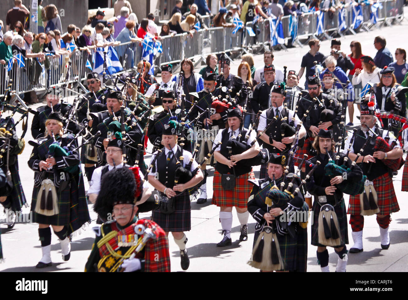 NEW YORK - APRIL 14: Scenes from Scotland Week Parade on 6th Avenue ...