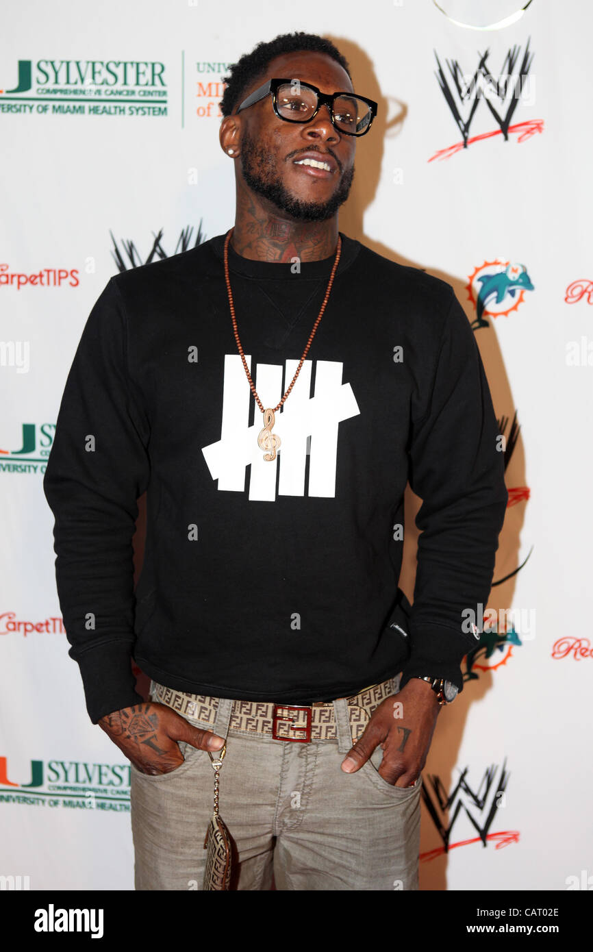 Miami Dolphins star, Davone Bess poses for media on the red carpet at ...