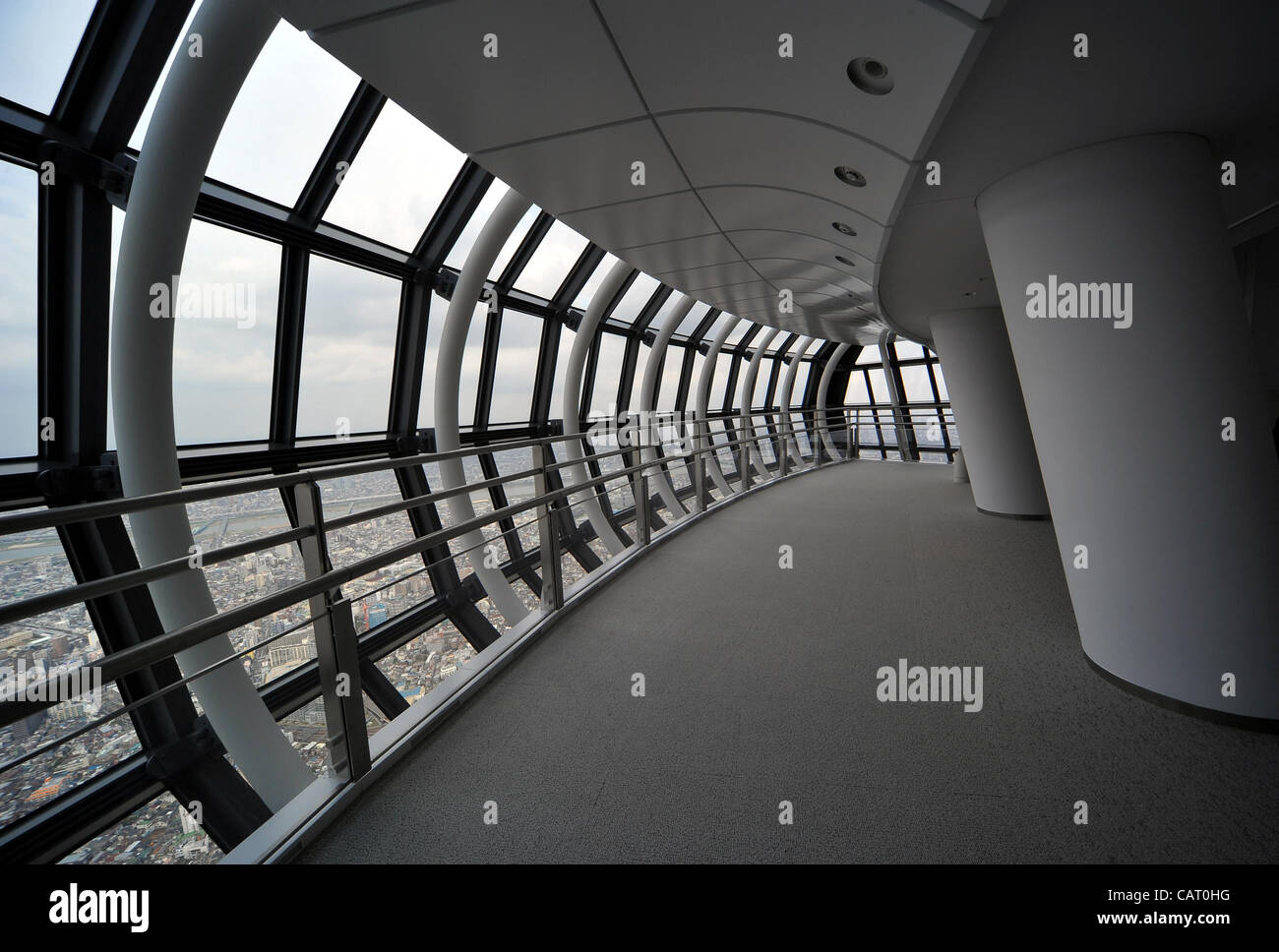 Worlds tallest free standing structure hi-res stock photography and ...