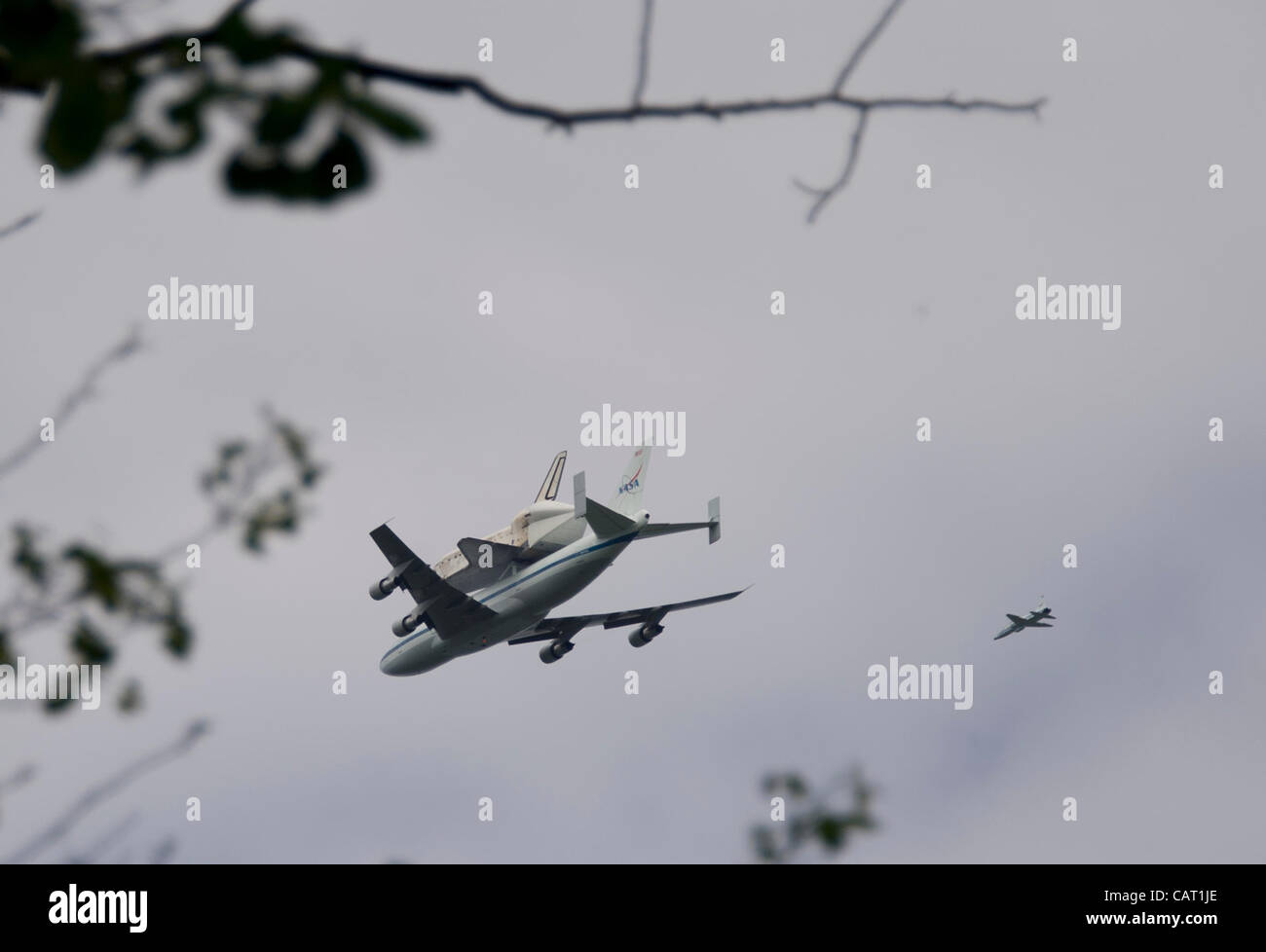 Last flight of shuttle Stock Photo - Alamy