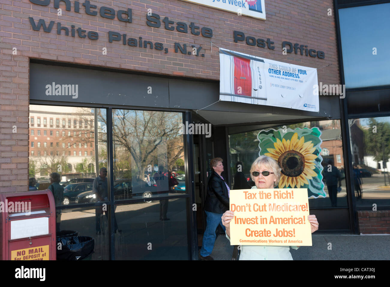 Members of the Communications Workers of America (CWA Local 1103) and ...