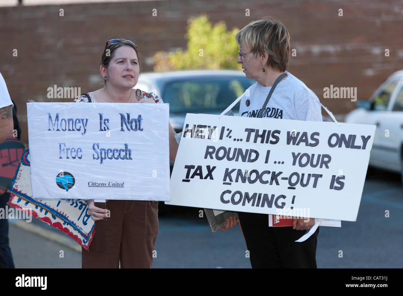 Members of the Communications Workers of America (CWA Local 1103) and ...