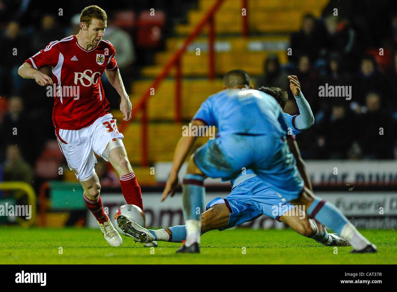 17.04.2012 Bristol, England. Bristol City Midfielder Stephen Pearson ...