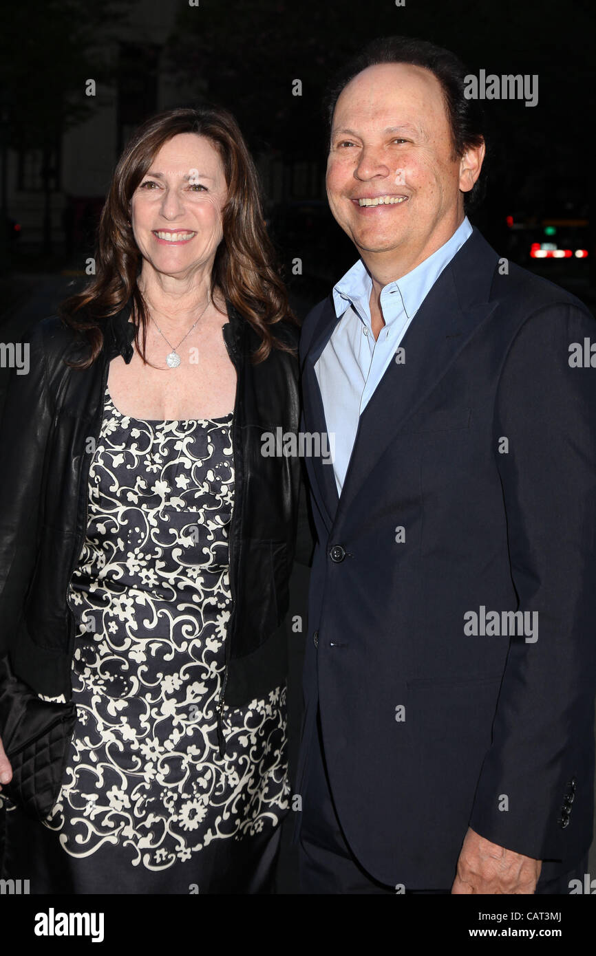 NEW YORK - APRIL 17: Janice Crystal and actor Billy Crystal attend the ...