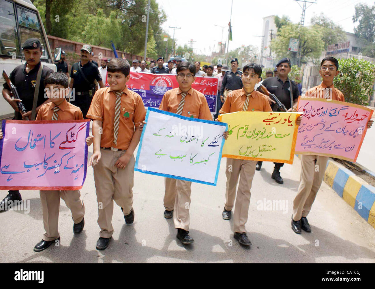 Against gutka chewing tobacco hi-res stock photography and images - Alamy