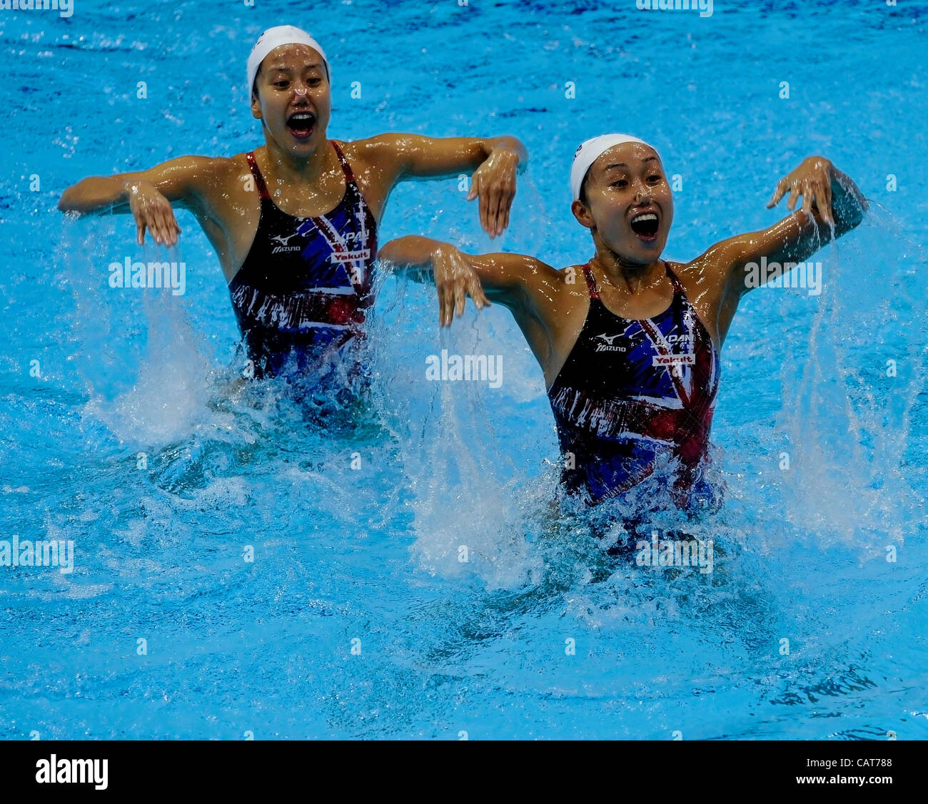 Japanese synchronised swimming team hi-res stock photography and images ...