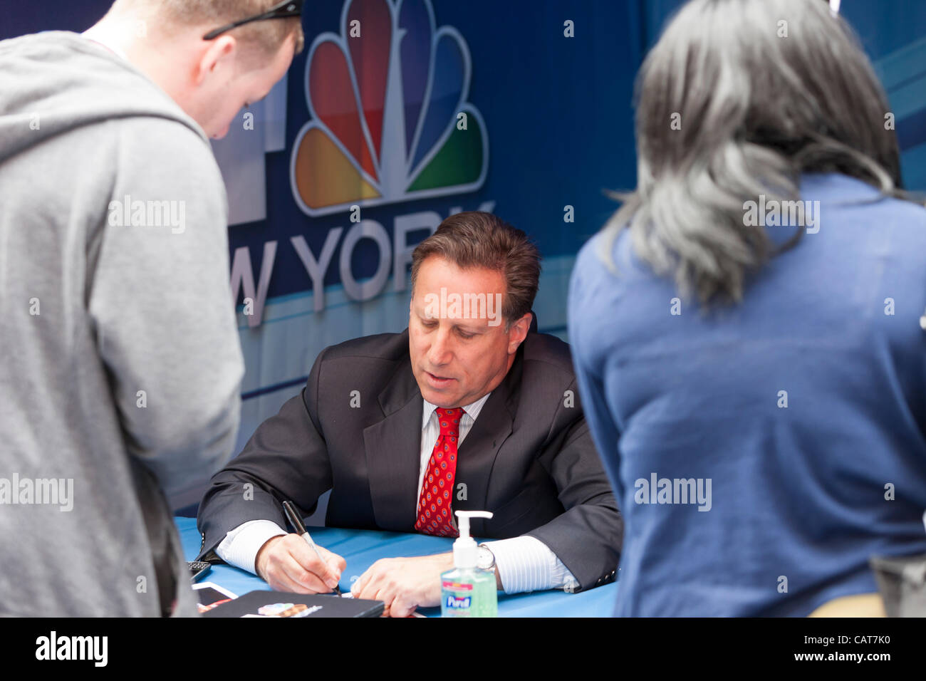 WNBC TV4 sports anchor Bruce Beck signs autographs at the Road to ...