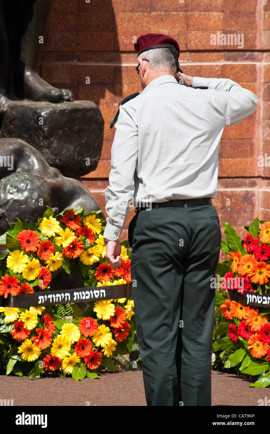 Lieutenant General Benny Gantz, Chief of IDF General Staff, salutes the ...