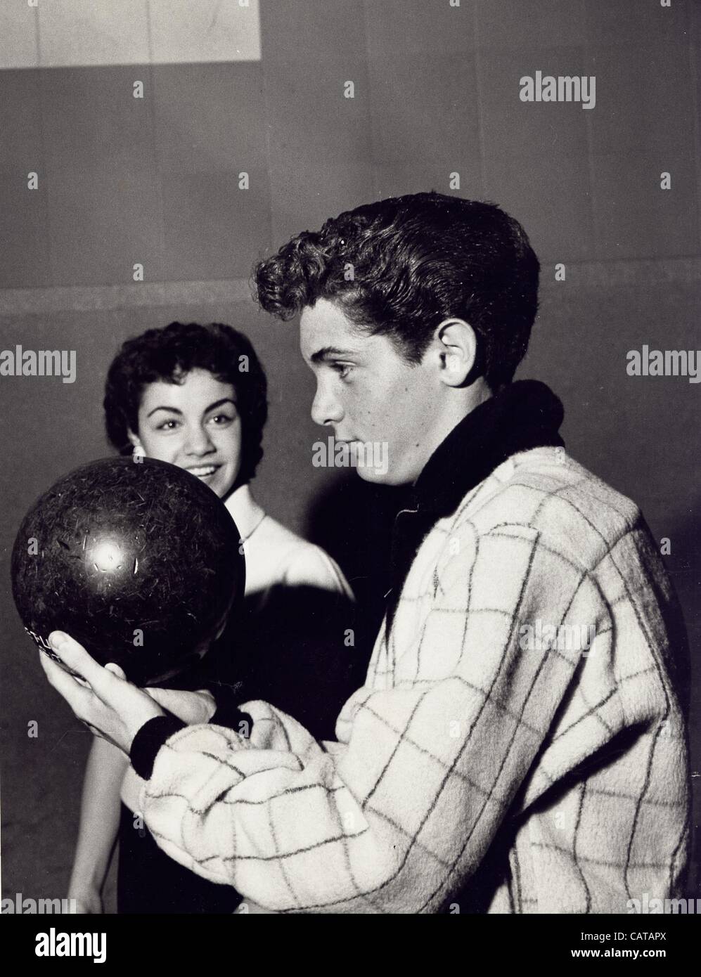 ANNETTE FUNICELLO Steve Saunders.Supplied by Photos inc.(Credit Image ...