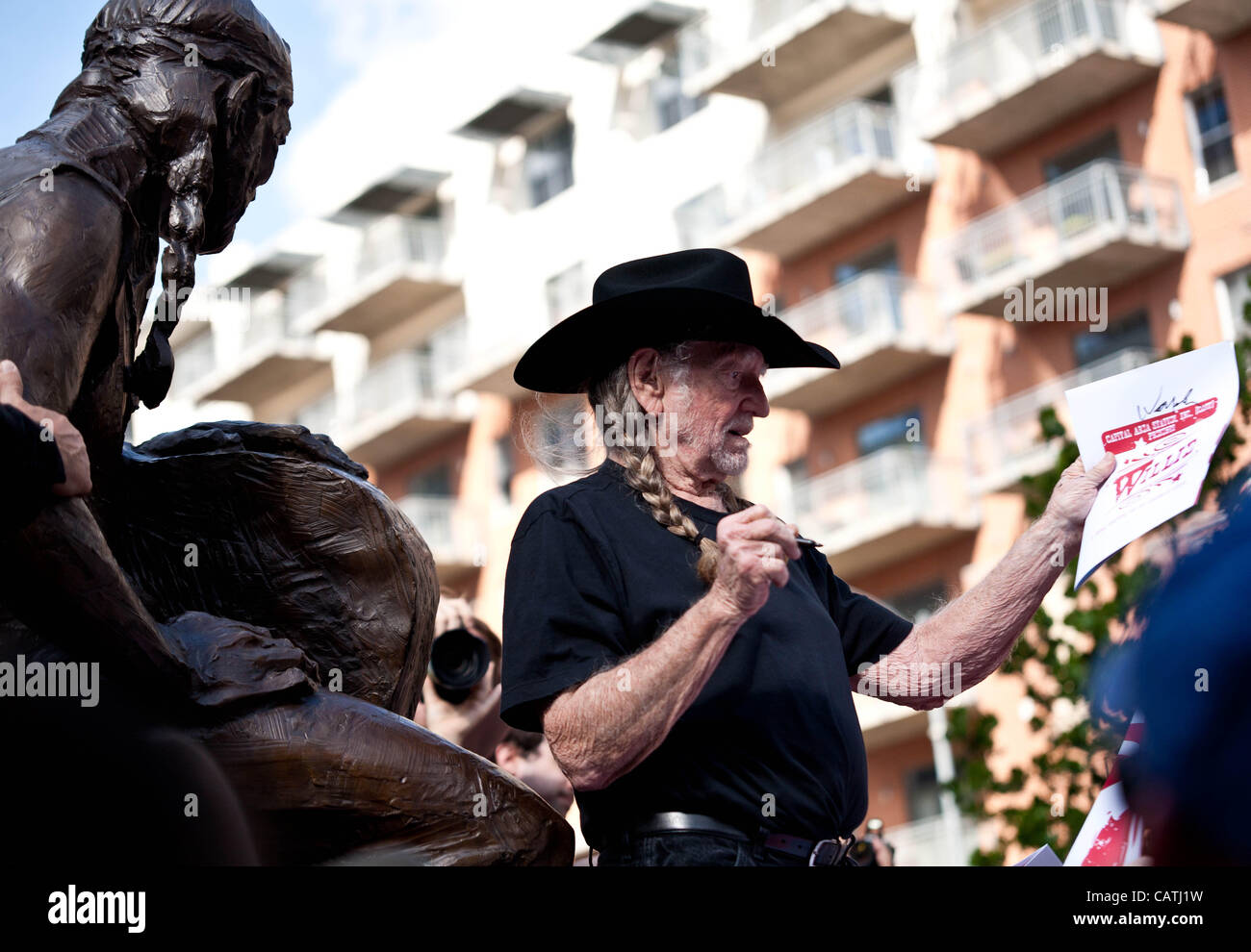 Willie nelson statue hi-res stock photography and images - Alamy