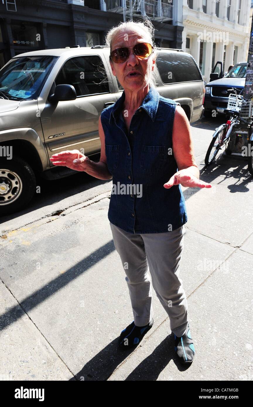 April 21, 2012 - Manhattan, New York, U.S. - JULIE PATZ, mother of ...