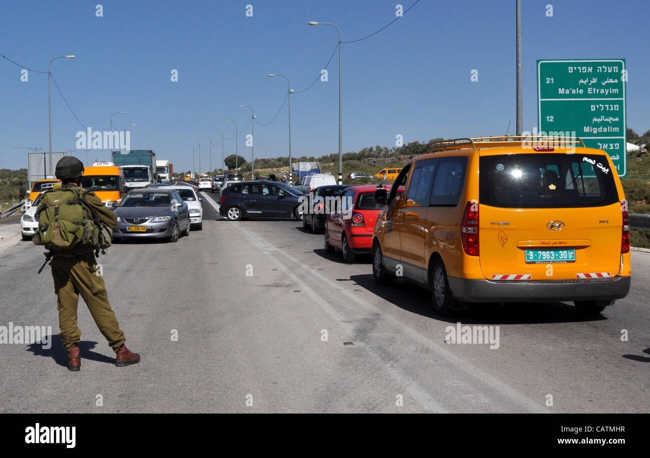 April 21, 2012 - Nablus, West Bank, Palestinian Territory - Israeli ...
