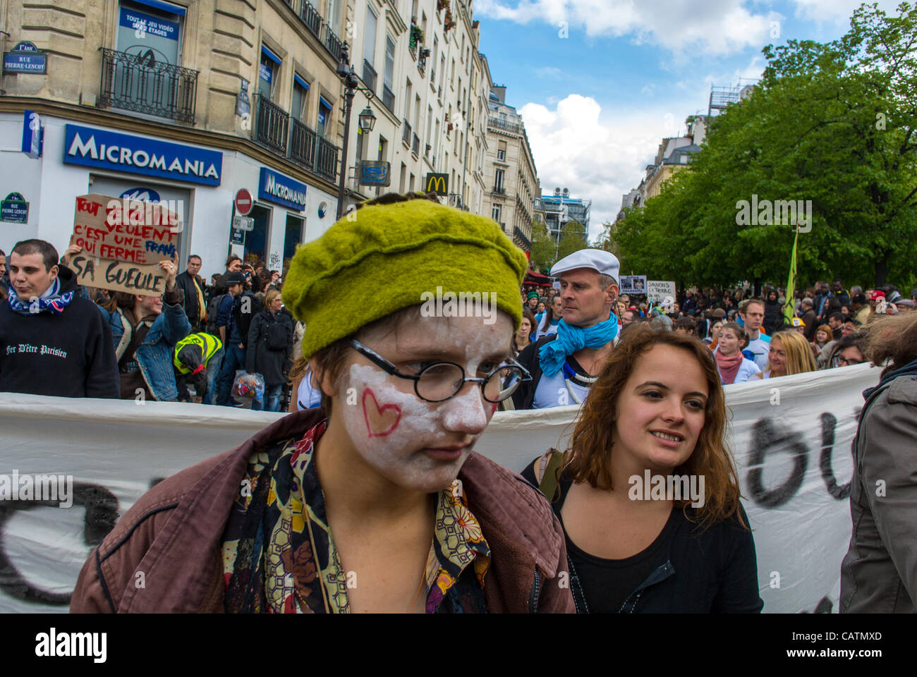 Paris, France, Crowd French Teenagers in "Indignants" Demonstration ...
