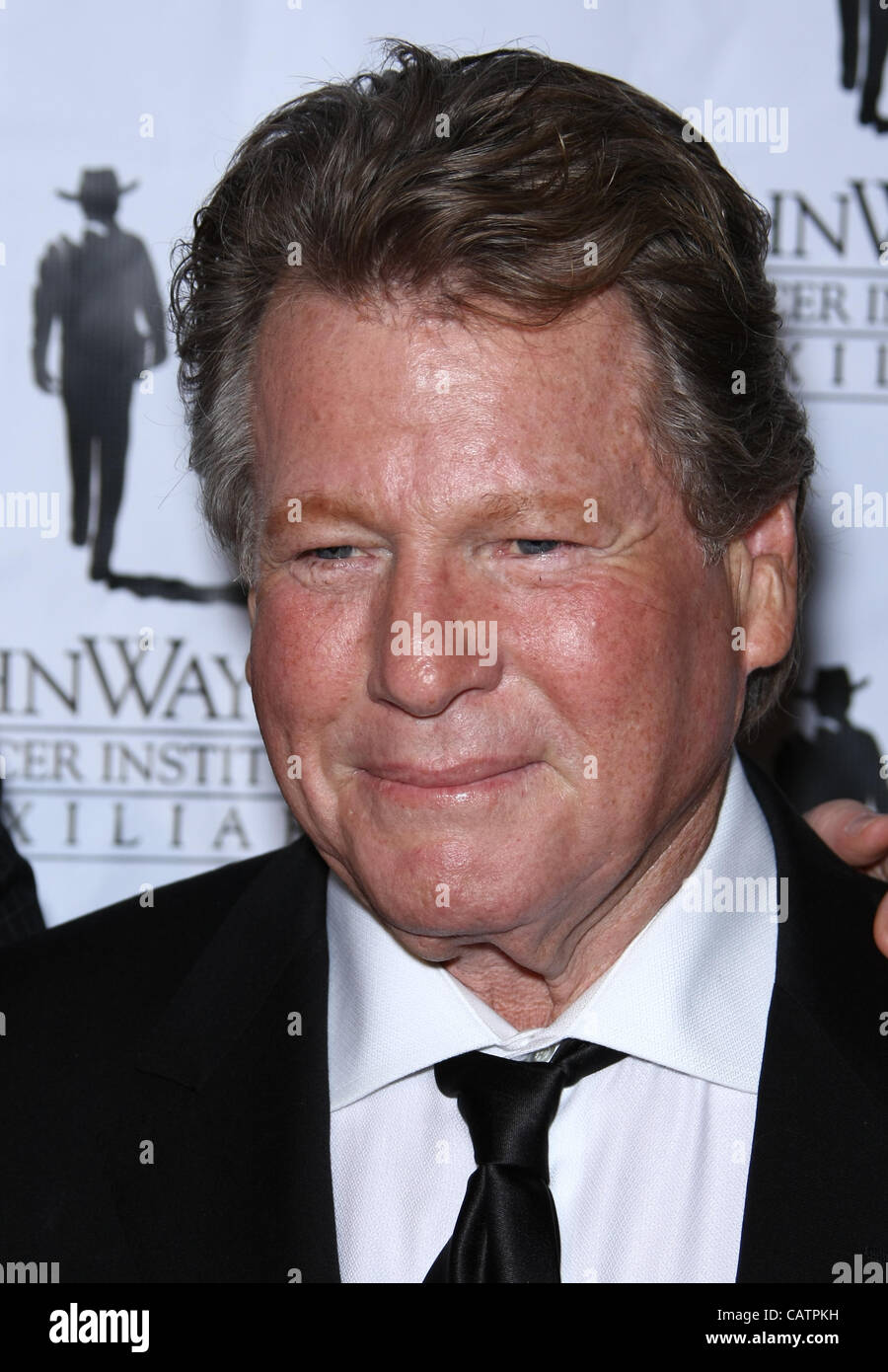 RYAN O'NEAL 27TH ANNUAL ODYSSEY BALL BEVERLY HILLS LOS ANGELES ...