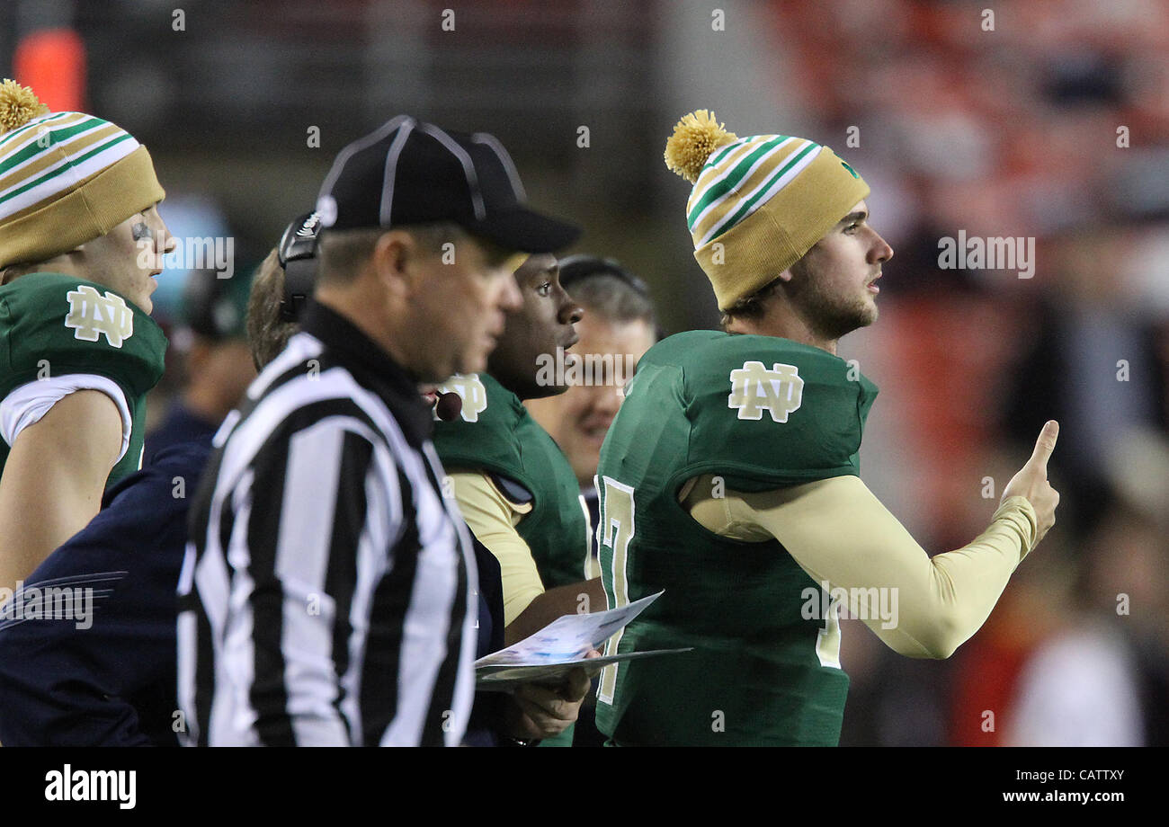 Notre dame quarterback matthew mulvey hi-res stock photography and ...
