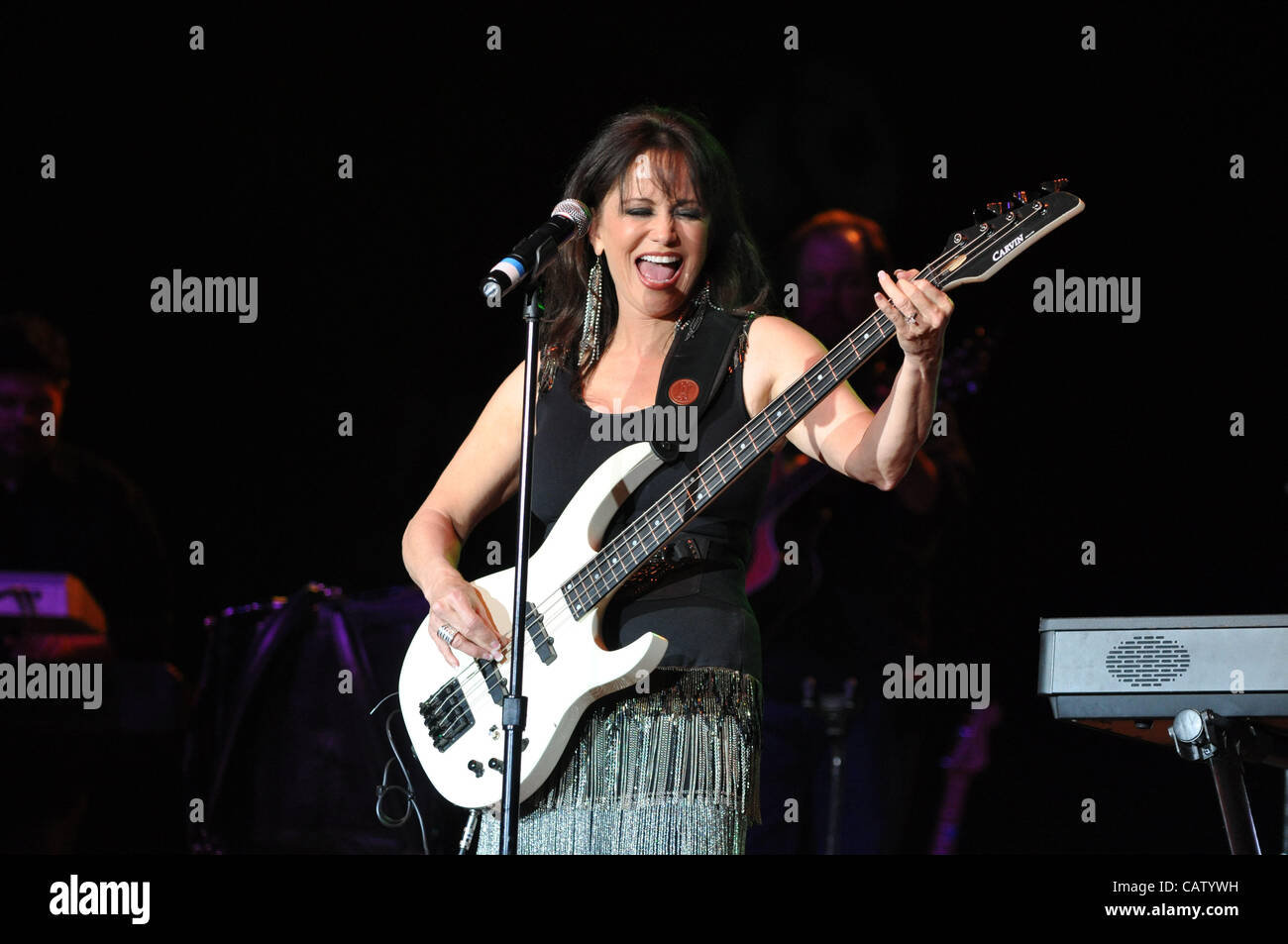 Louise mandrell hi-res stock photography and images - Alamy