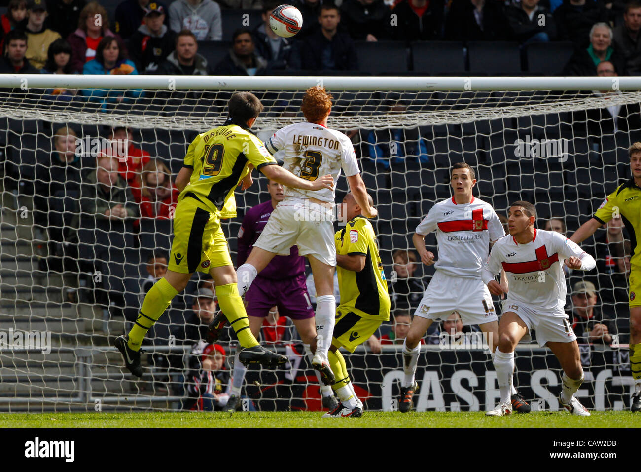 Milton keynes dons dean lewington hi-res stock photography and images ...