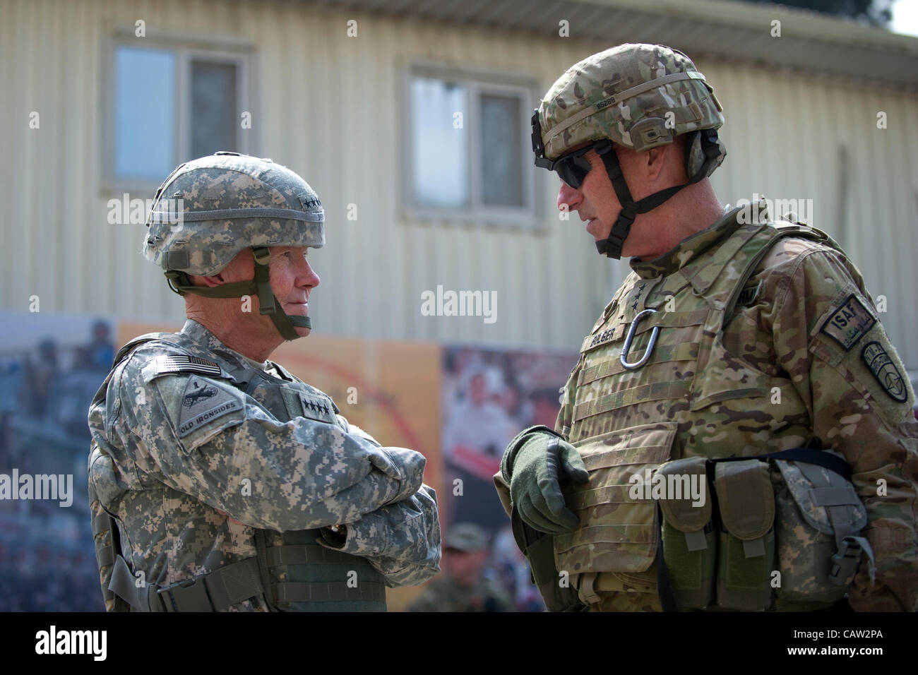 Chairman of the Joint Chiefs of Staff General Martin E. Dempsey (L ...
