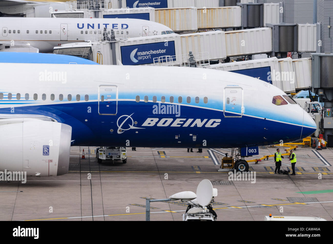 Boeing 787 construction hi-res stock photography and images - Alamy
