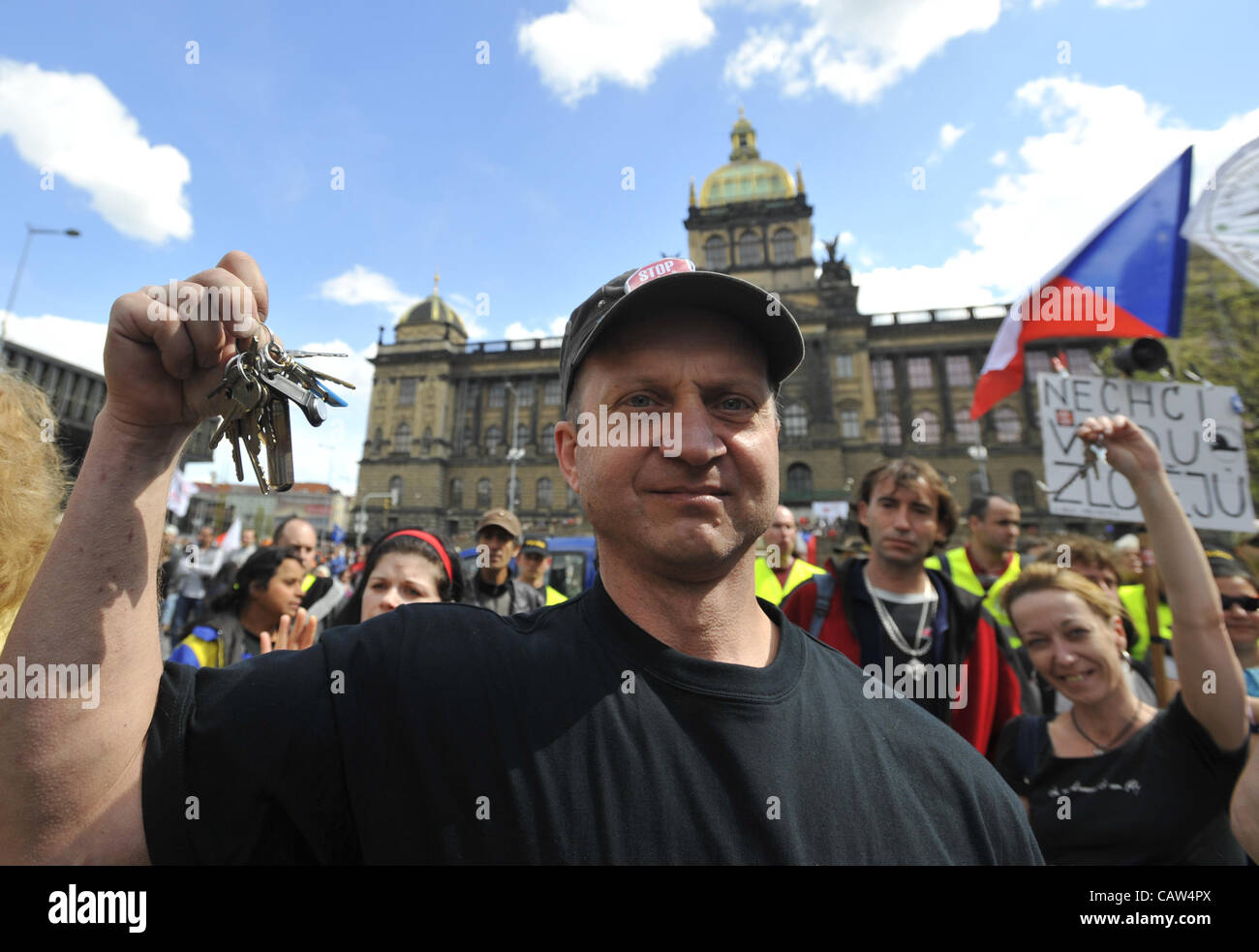 Tens of thousands of people join the protest march opening an anti ...