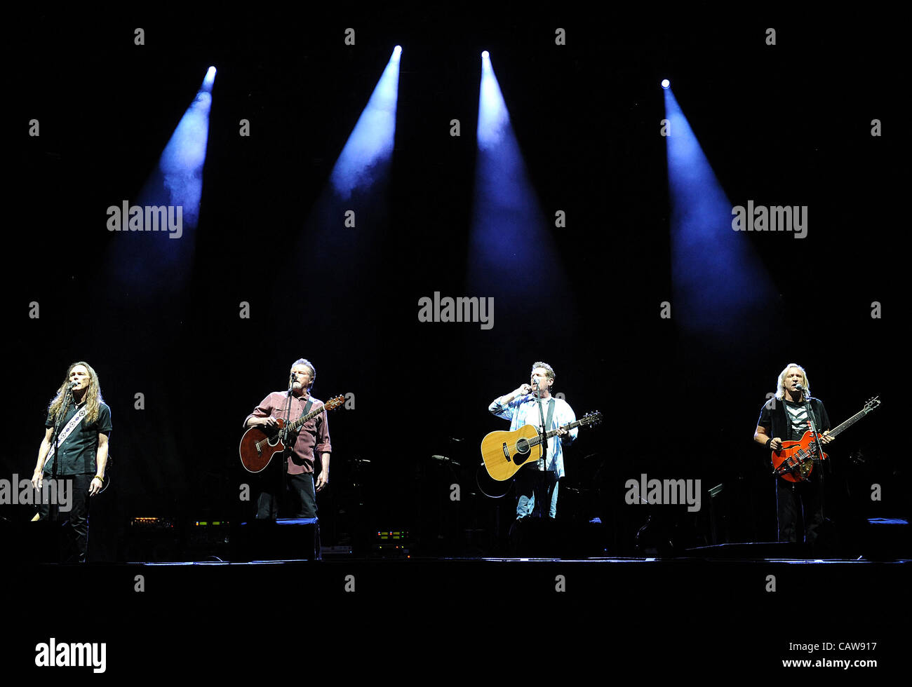 L timothy b schmit hi-res stock photography and images - Alamy