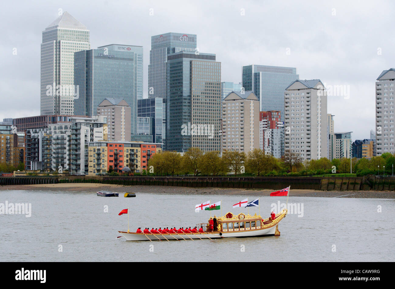 The royal barge diamond jubilee hi-res stock photography and images - Alamy
