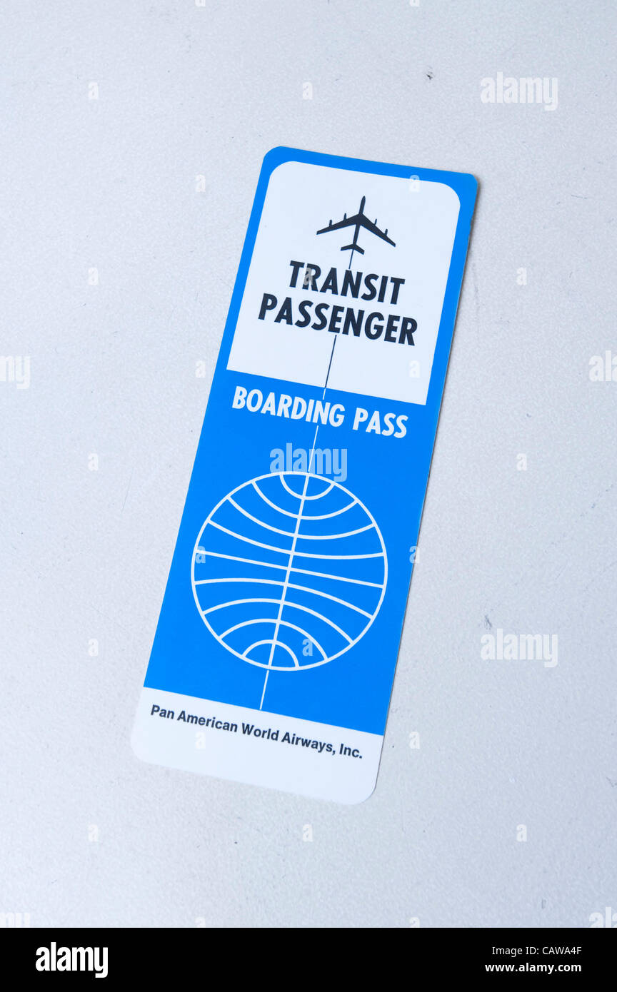 Anthony Toth has built a vintage Pan Am 747 1st class cabin in his ...