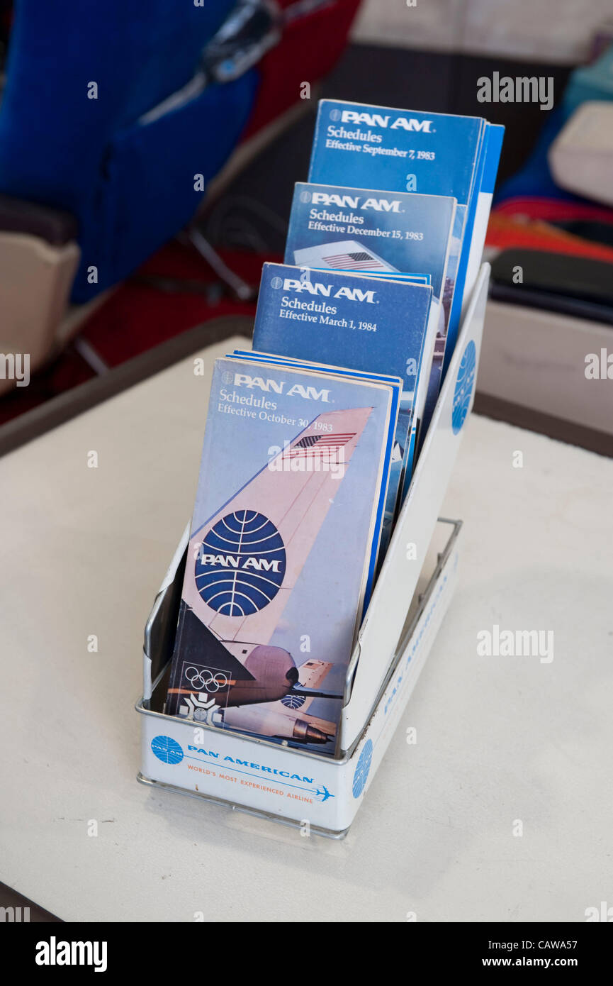 Anthony Toth has built a vintage Pan Am 747 1st class cabin in his ...