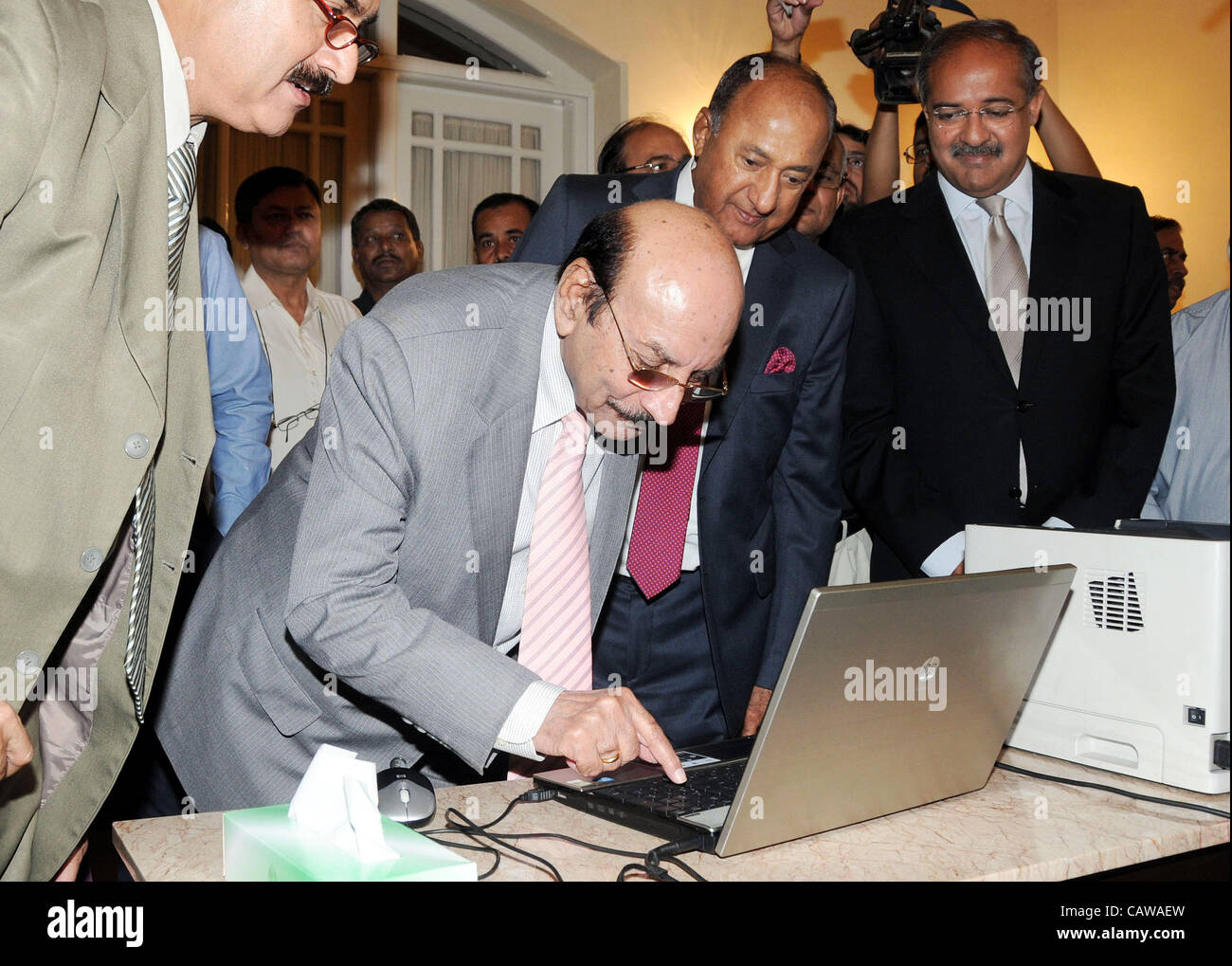 Sindh Chief Minister, Syed Qaim Ali Shah starts computerized balloting ...