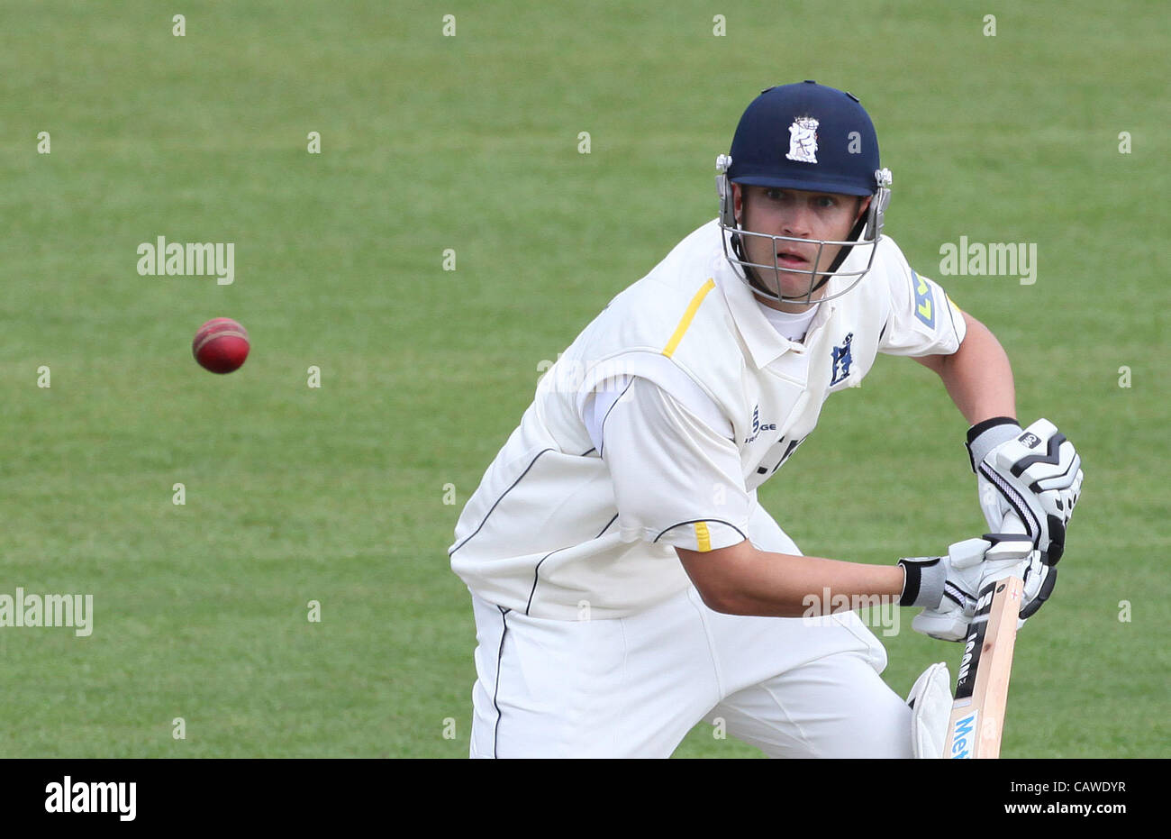 Jonathon Trott watches the ball off the bat during the LV Division 1 ...