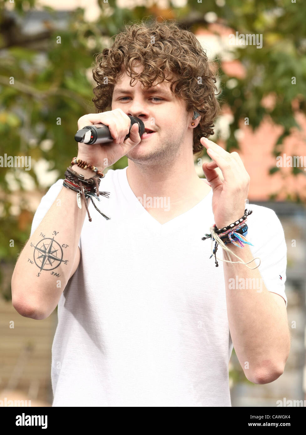 JAY MCGUINESS THE WANTED. PERFORM FOR EXTRA TV LOS ANGELES CALIFORNIA ...