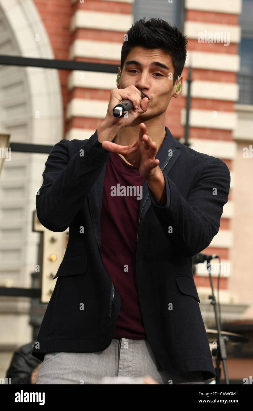 SIVA KANESWARAN THE WANTED. PERFORM FOR EXTRA TV LOS ANGELES CALIFORNIA ...