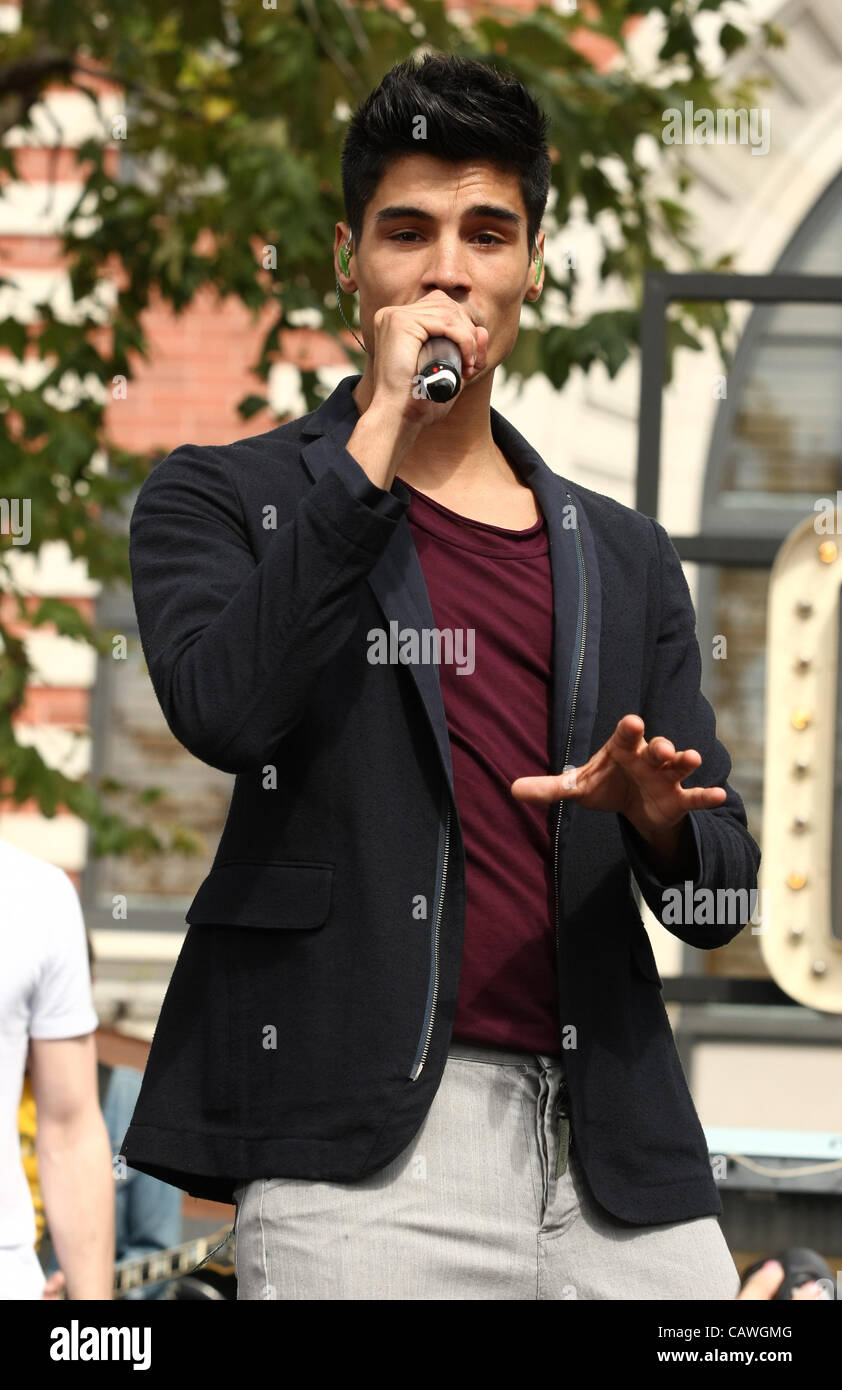 SIVA KANESWARAN THE WANTED. PERFORM FOR EXTRA TV LOS ANGELES CALIFORNIA ...