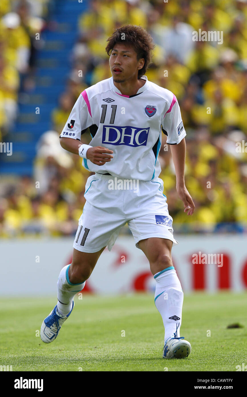 Yohei Toyoda (Sagan), APRIL 28, 2012 - Football /Soccer : 2012 J.LEAGUE ...