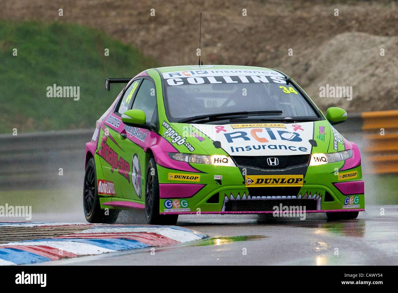 29.04.2012 Thruxton, England. Tony Gilham in his RCIB Insurance & HARD ...