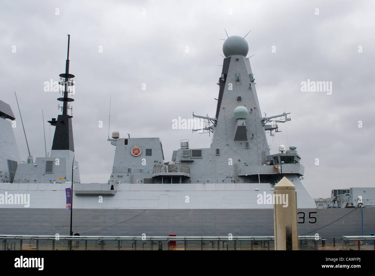 Hms dragon hi-res stock photography and images - Alamy