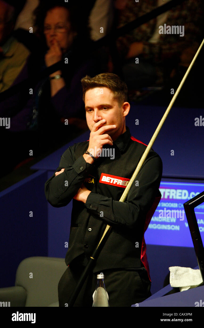 30.04.2012 - Jamie Jones (Wal) in action against Andrew Higginson (Eng ...