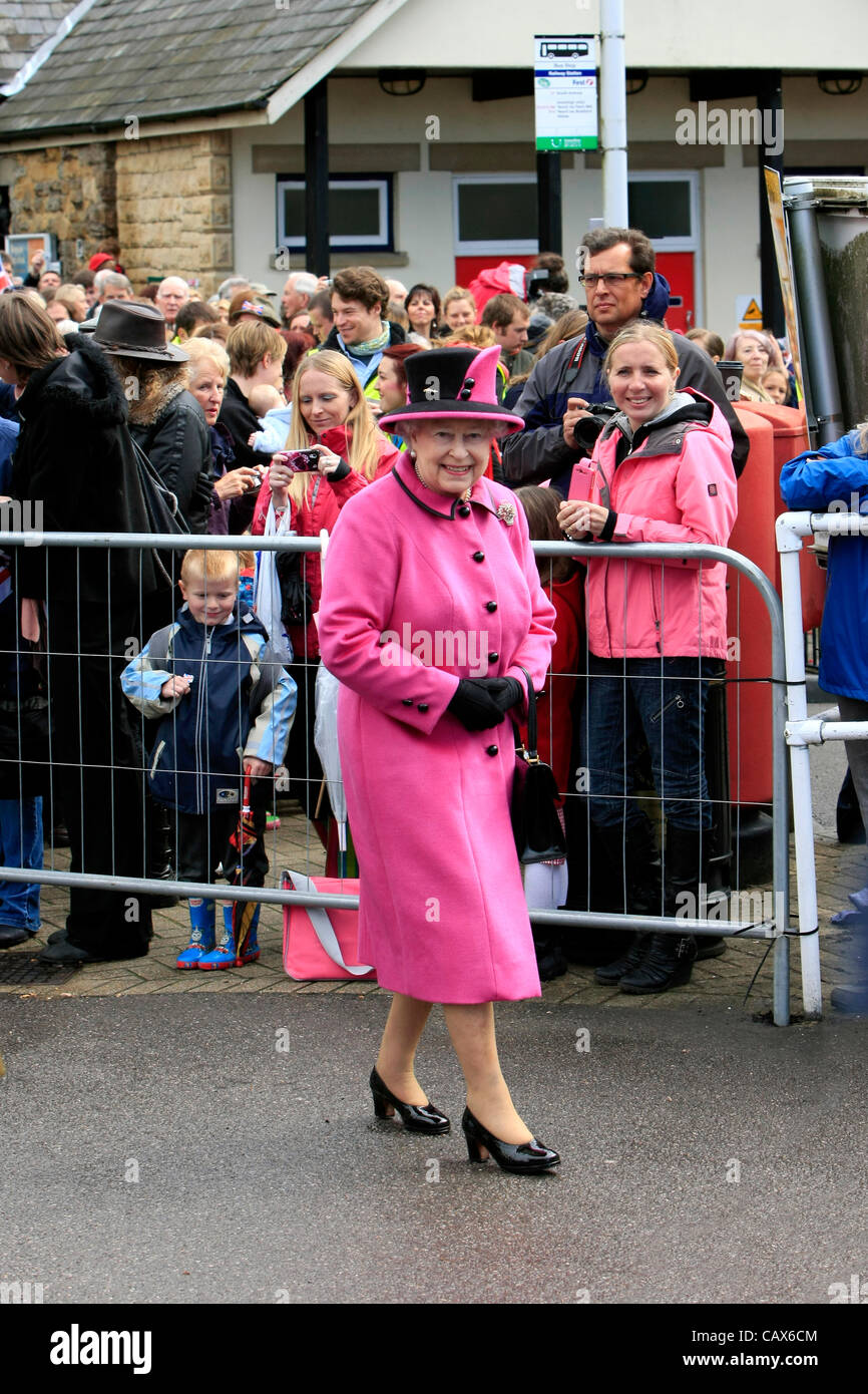 Tuesday 1st May 2012. Queen Elizabeth's Visit to Sherborne, Dorset, UK ...
