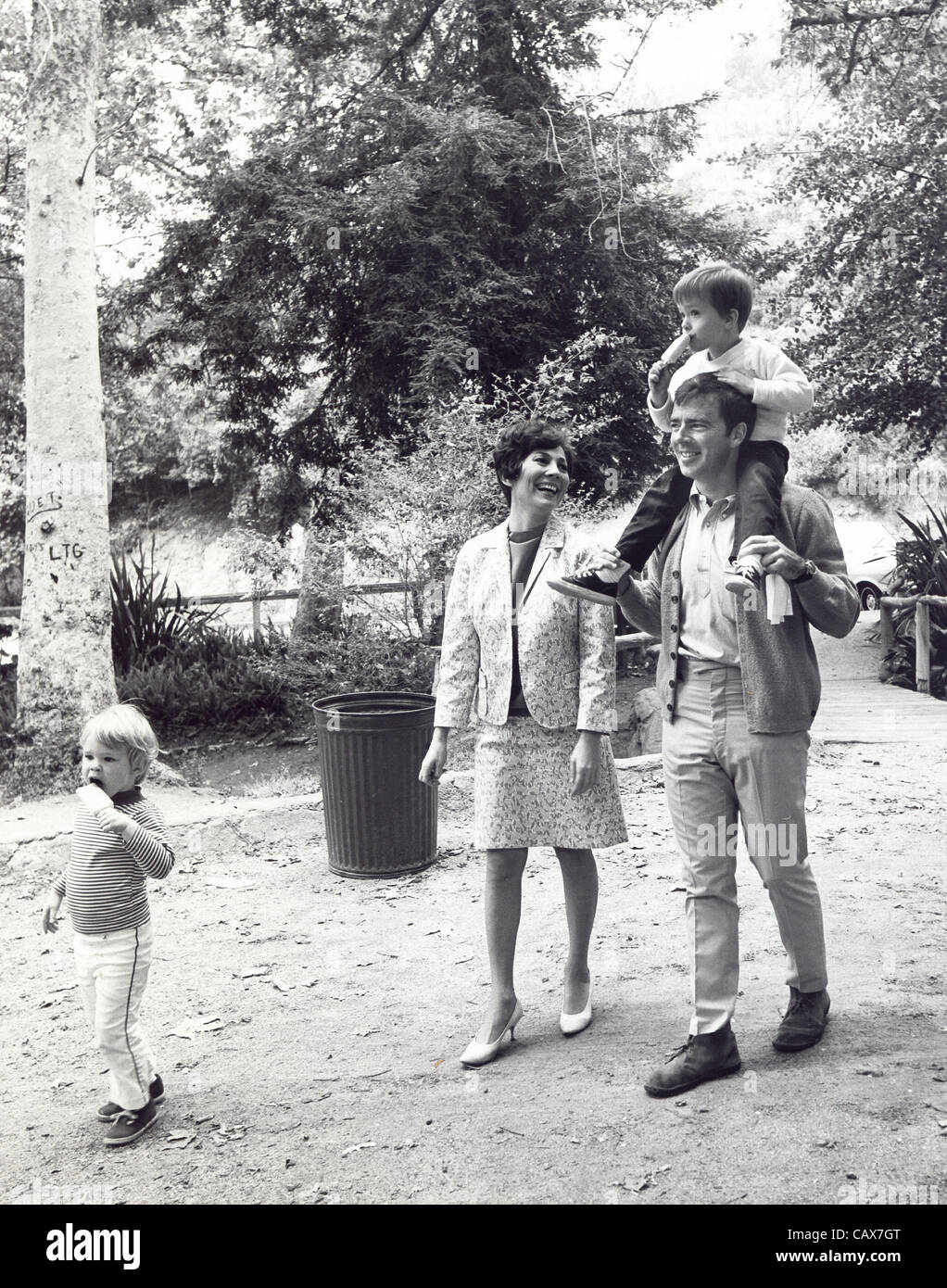 KEN BERRY with wife Jackie Joseph son John Kenneth and daughter ...
