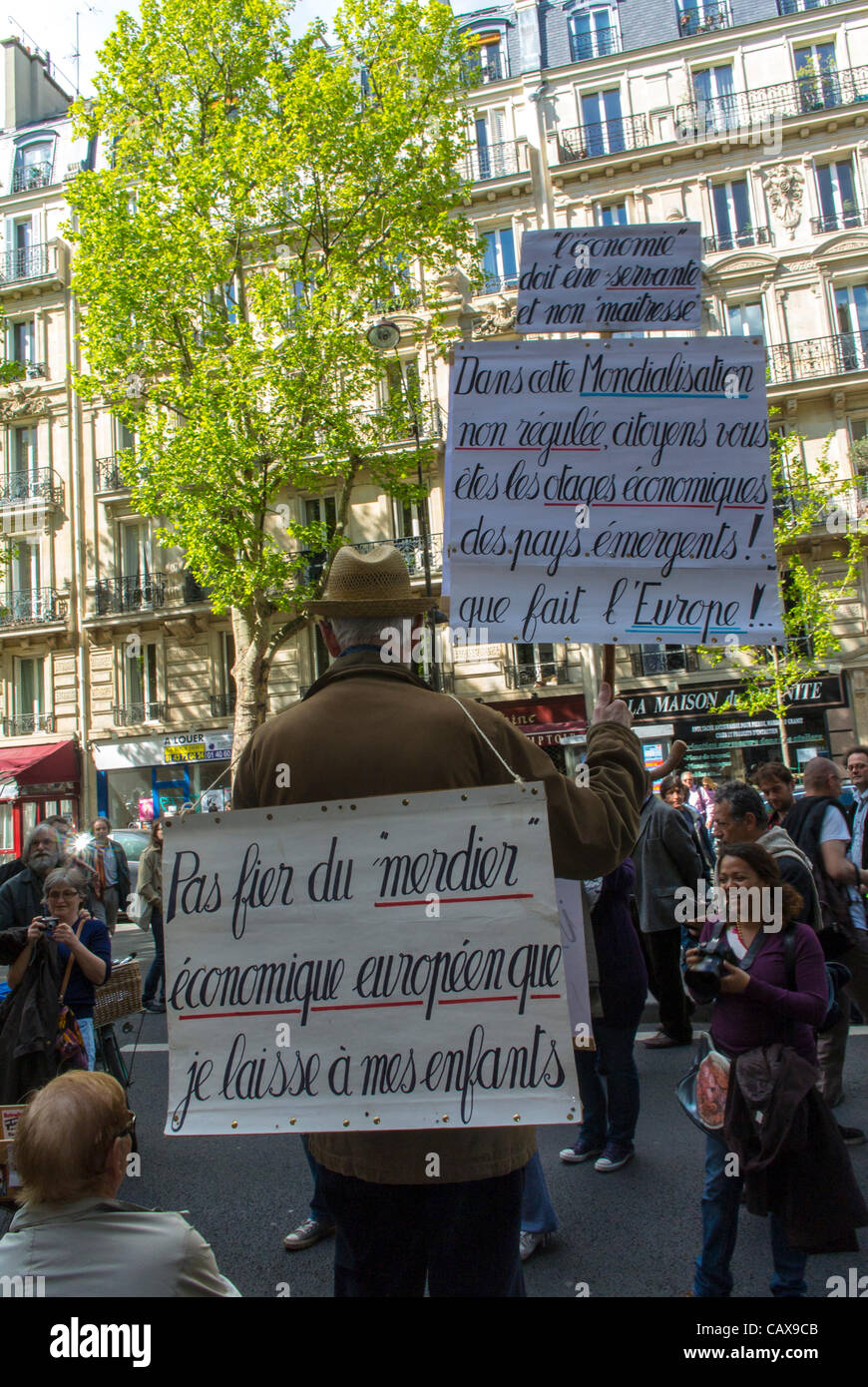 Anti capitalism signs hi-res stock photography and images - Alamy