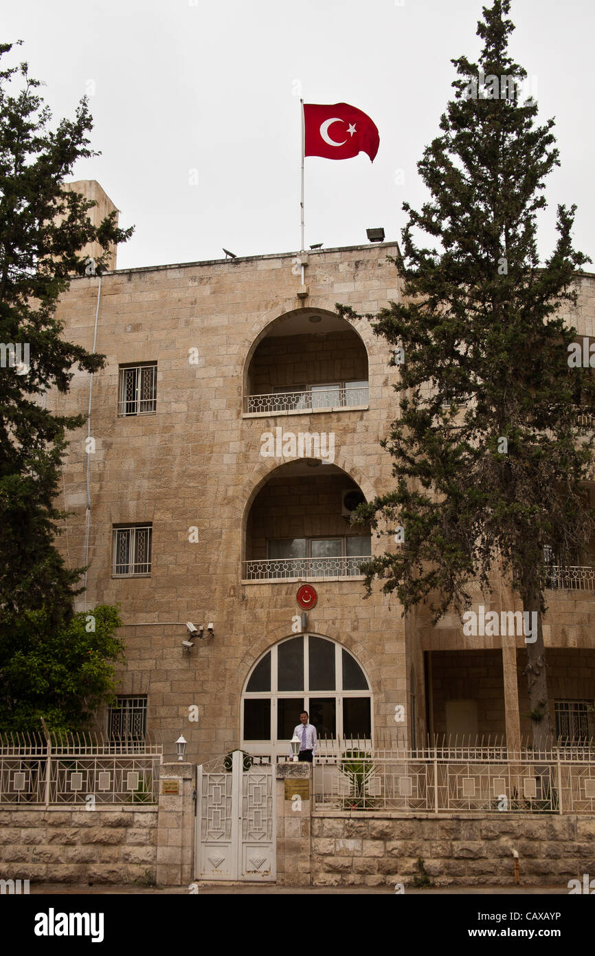 Turkish flag flies high above Consulate General in Sheikh Jarrah ...