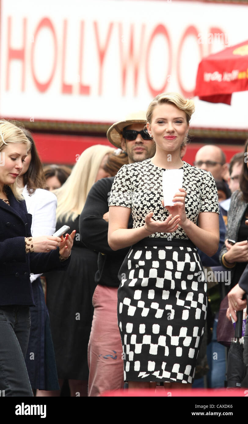 SCARLETT JOHANSSON SCARLETT JOHANSSON STAR ON THE HOLLYWOOD WALK OF ...