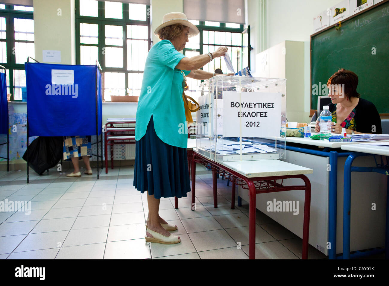 Greek lady hi-res stock photography and images - Alamy