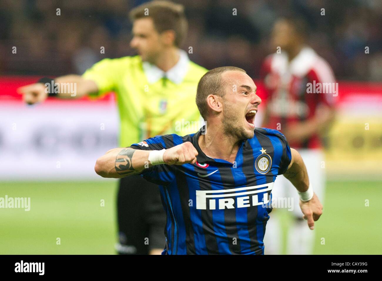 Wesley sneijder ac milan hi-res stock photography and images - Alamy
