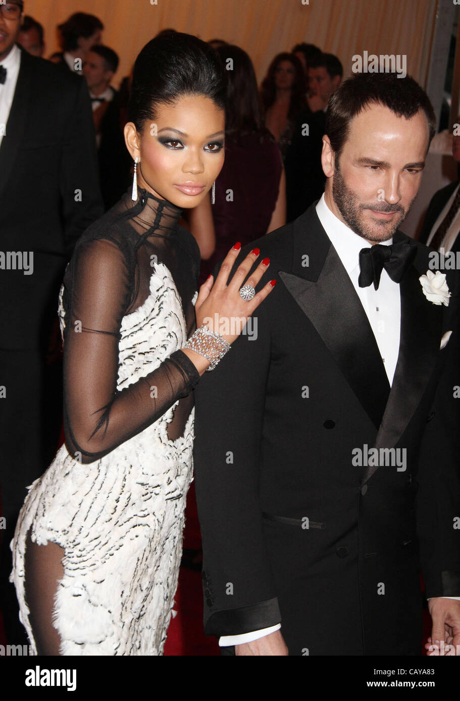 Tom ford chanel iman schiaparelli hi-res stock photography and images ...