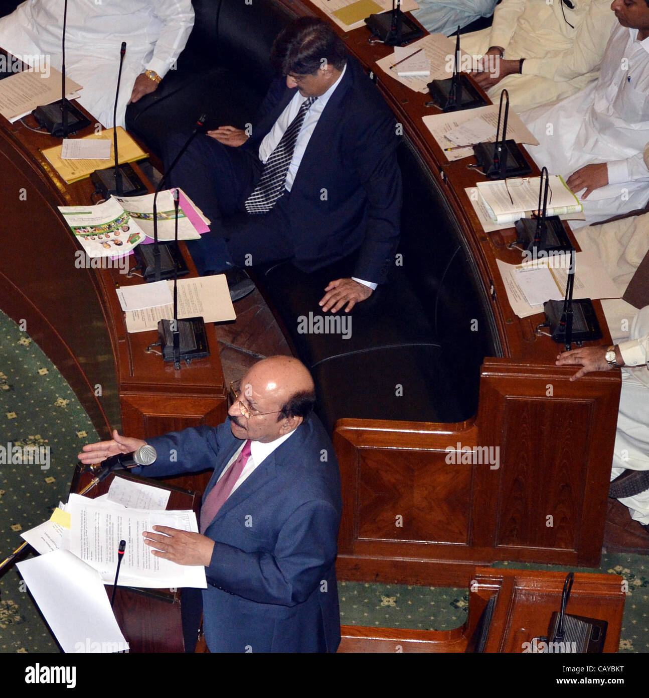 Assembly building hall karachi a view hi-res stock photography and ...