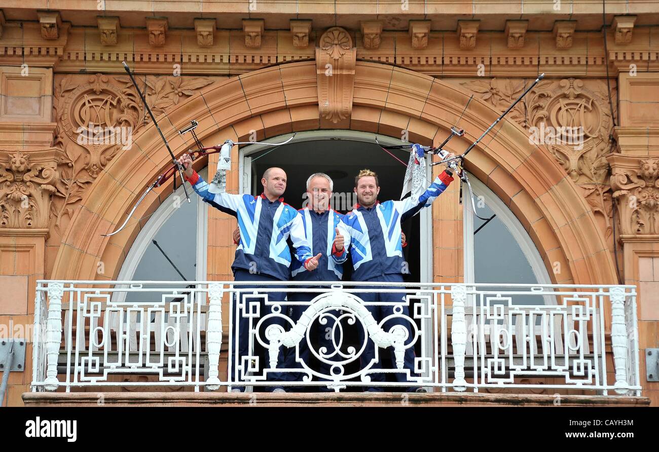 LORDS CRICKET GROUND, LONDON, UK, Wednesday. 09/05/2012. On the England ...