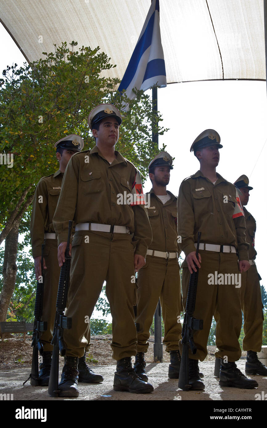 Soldiers of the IDF take part in a ceremony commemorating Allied ...