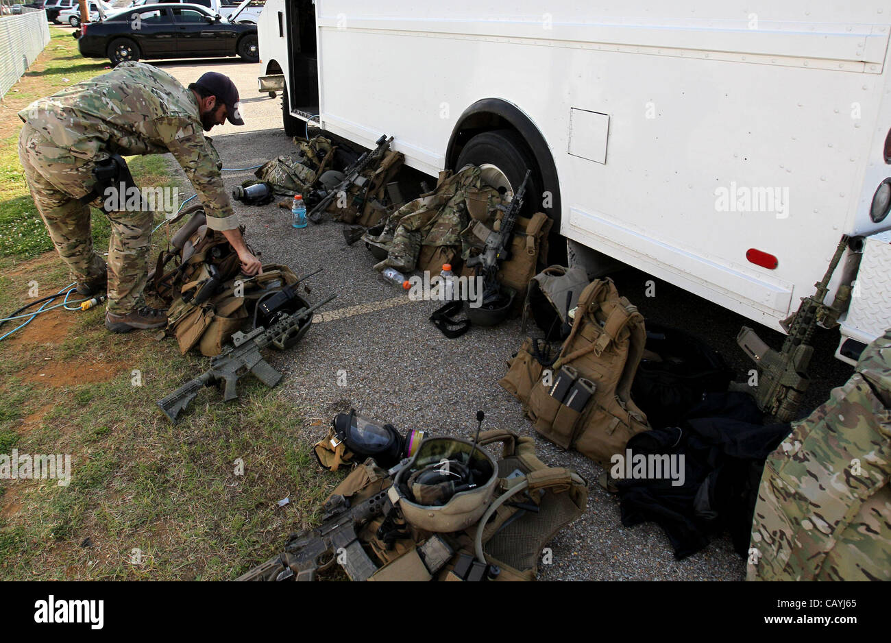 May 6, 2012 - Alpine, MS, U.S. - May 6, 2012 - DeSoto County SWAT team ...